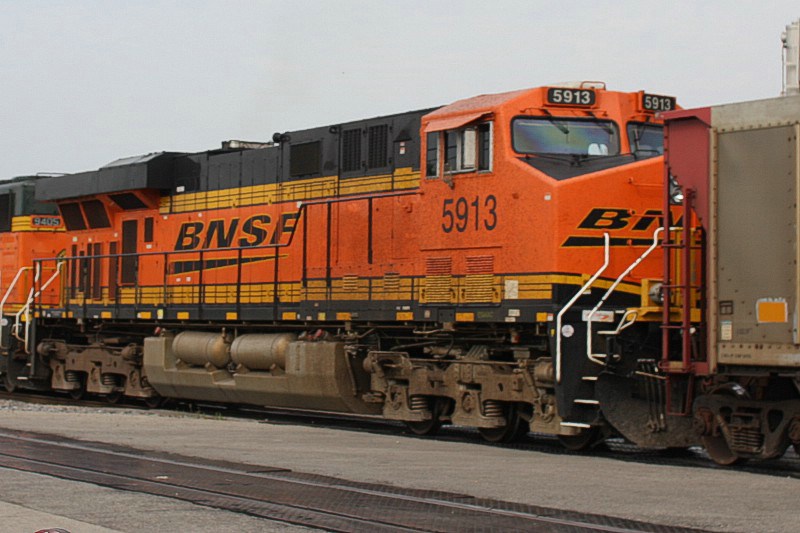 BNSF 5913